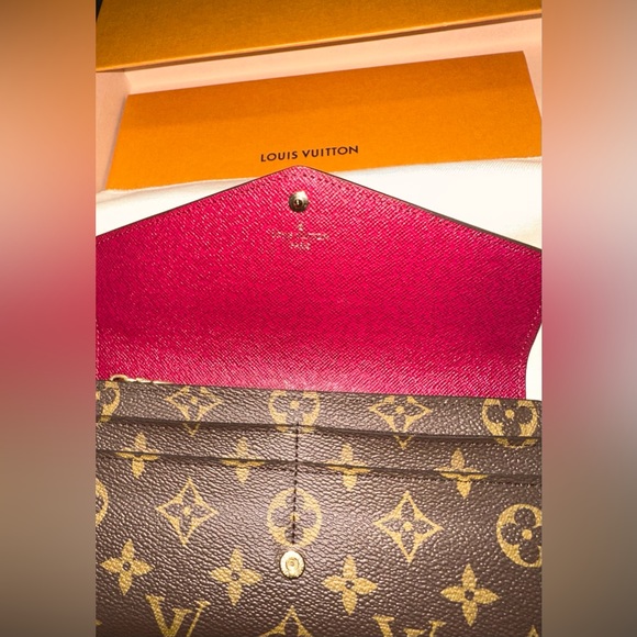 Louis Vuitton | Bags | Louis Vuitton Sarah Wallet In Fuchsia Monogram ...
